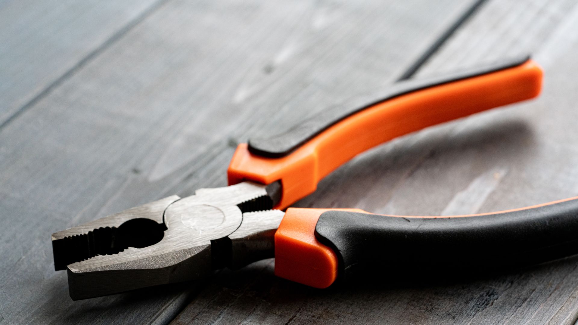 Pliers 101: The Essential Guide to Choosing and Using the Right Tool ...